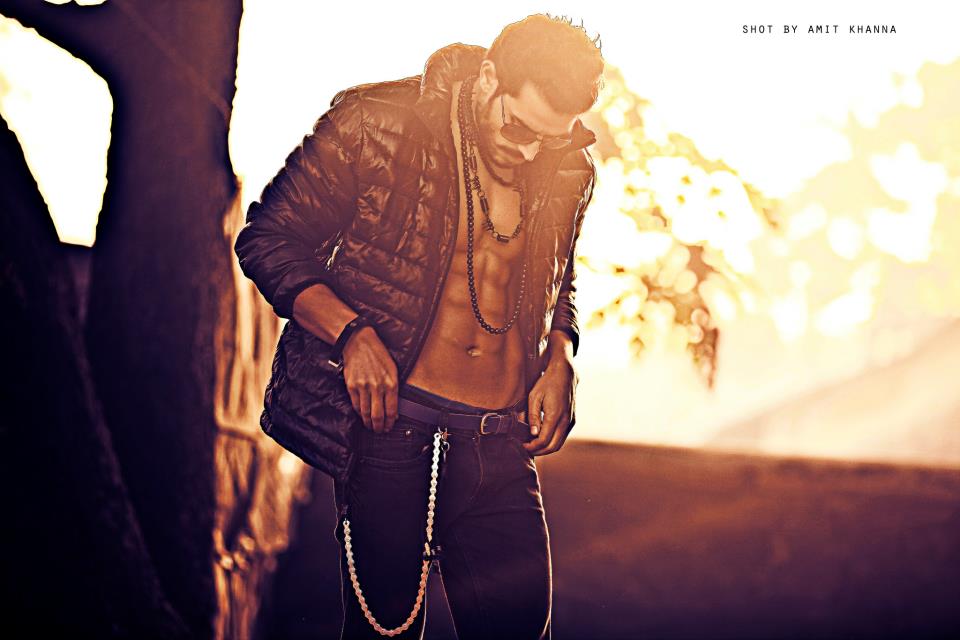 Hot Body Shirtless Indian Bollywood Model & Actor: 2012