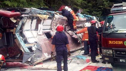 Malaysians Must Know the TRUTH: Two killed in tourist bus crash near ...