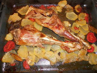 I quina oloreta...: Espatlles de cabrit al forn
