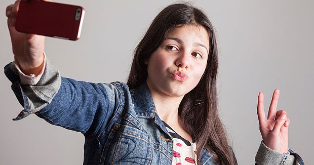 Click Perfect Selfie with Right Makeup Tips - MYSALON