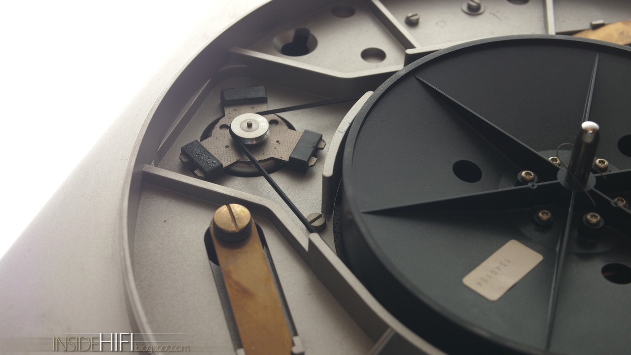 Inside Hi-Fi: Philips F 7215 (F7215/00)