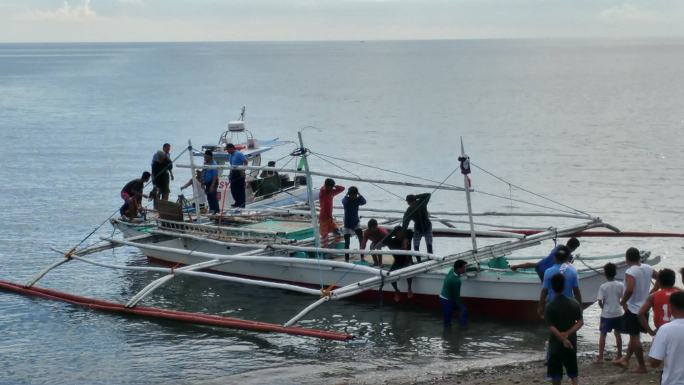 12 mangingisda, kulong dahil sa iligal na pangingisda sa Buenavista ...