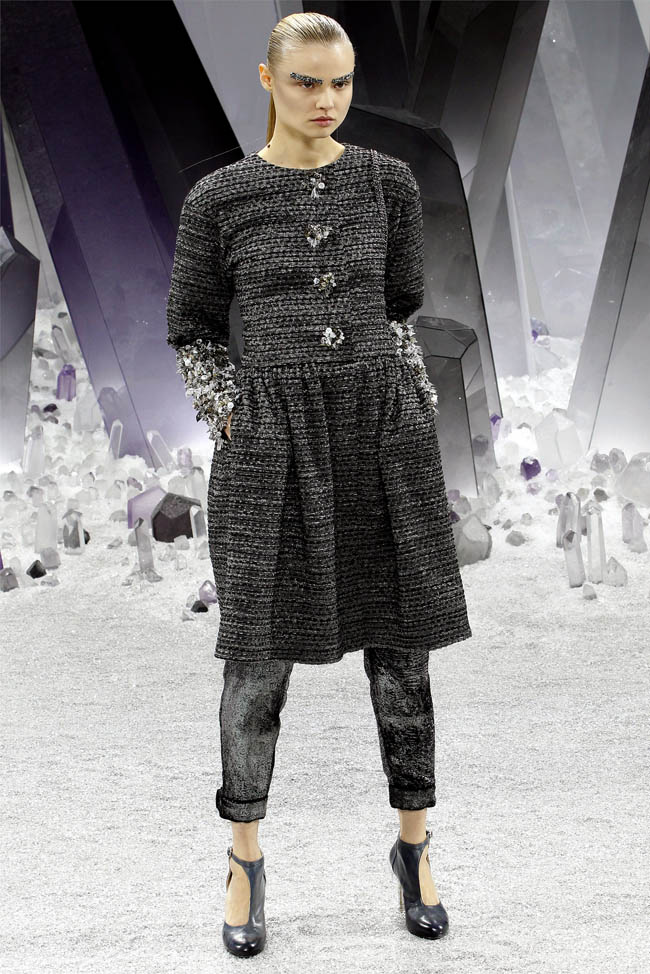 CHANEL Fall 2012 | Studs and Sapphires