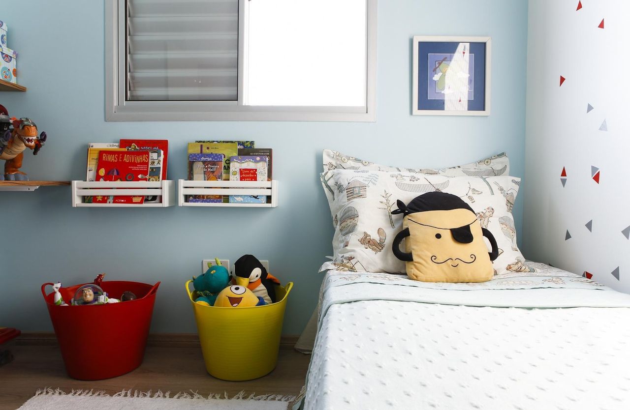 Decoração: quarto de menino simples, sem móveis planejados - Jeito de ... Decoração: quarto de menino simples, sem móveis planejados - Jeito de ...