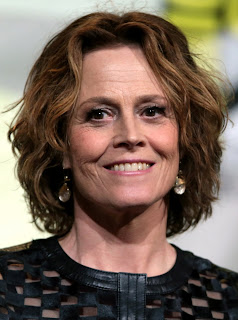 THE GRANDMA'S LOGBOOK ---: SIGOURNEY WEAVER, PIONEER HEROIN & SCI-FI QUEEN