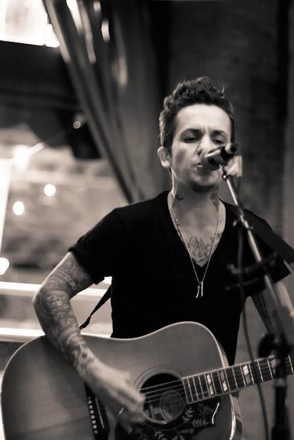 O CARALHO DO ROCK: 30 HOMENS TRANS DO CARALHO!