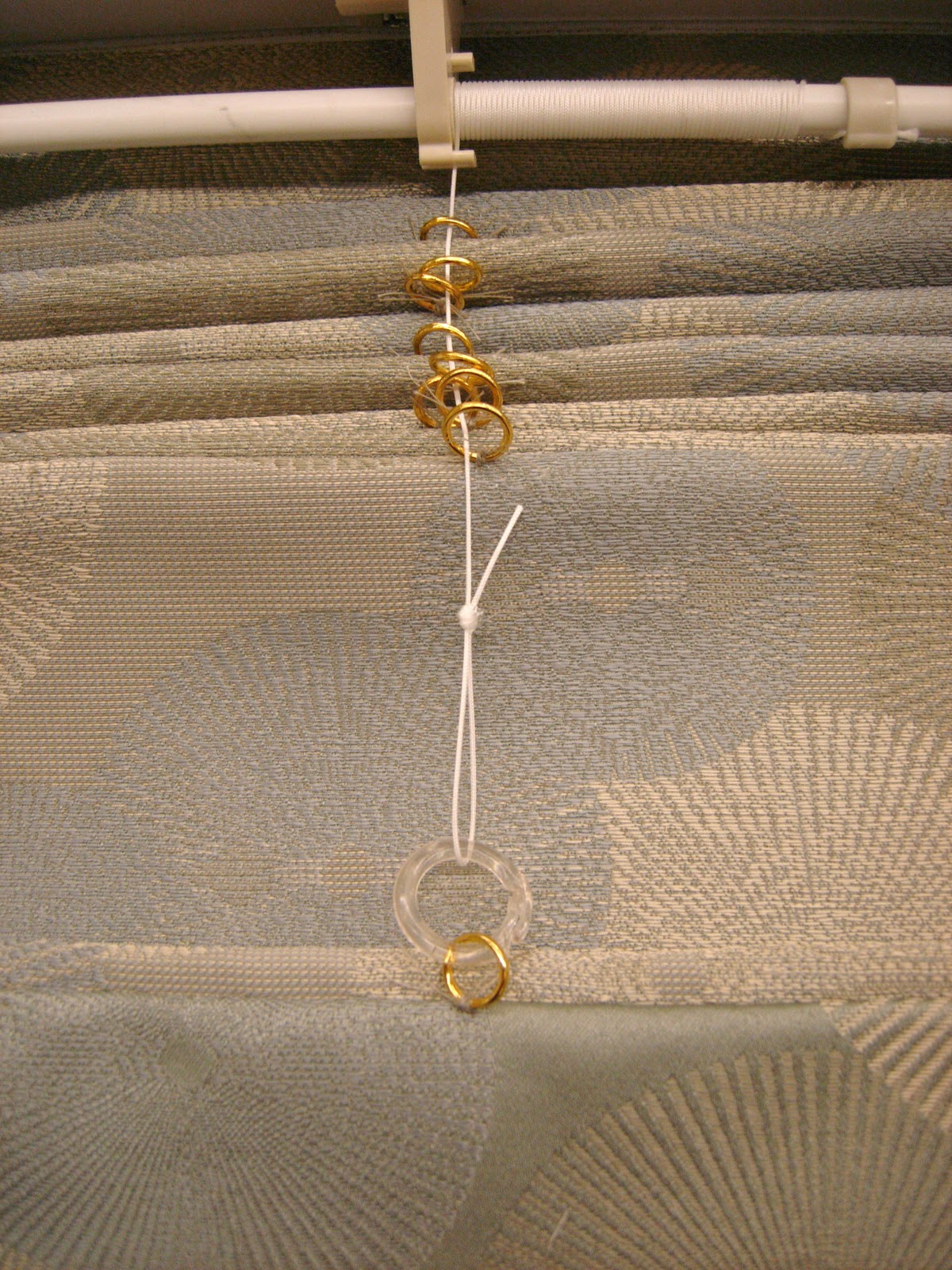 Thoughts and ideas: A removable Roman shade