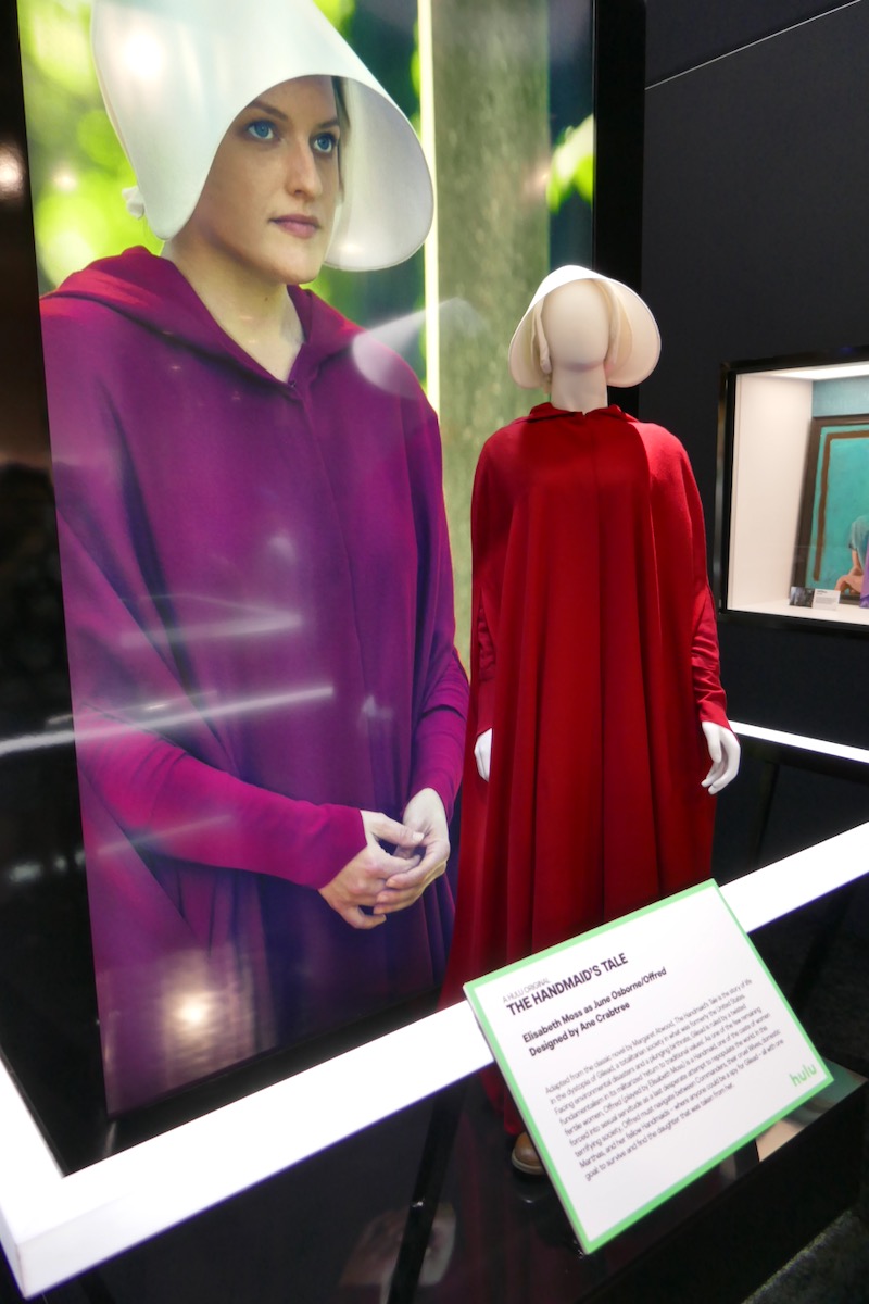 Hollywood Movie Costumes and Props: Little Fires Everywhere, The ...