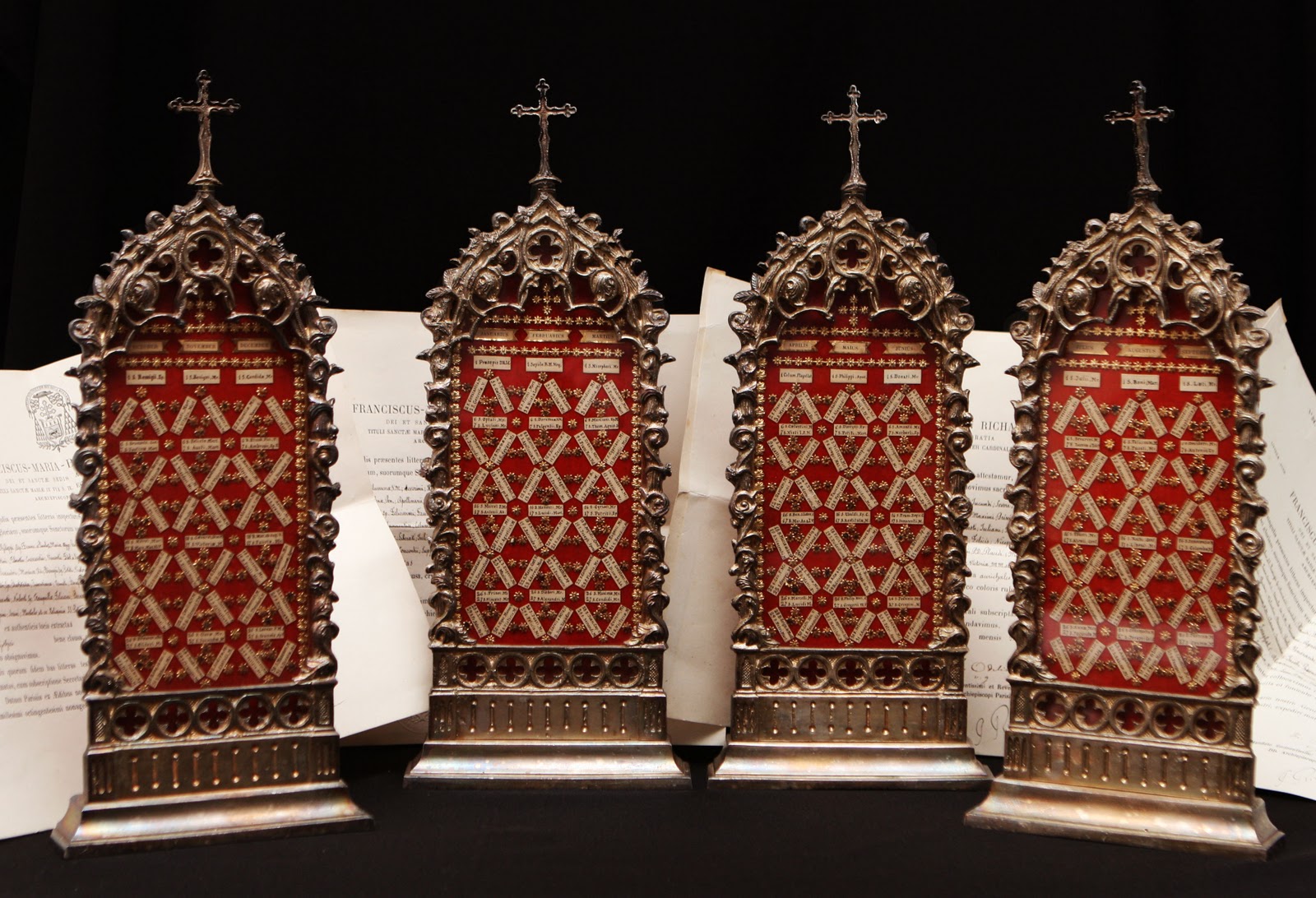 L'ART RELIGIEUX: RELIQUES ET RELIQUAIRES