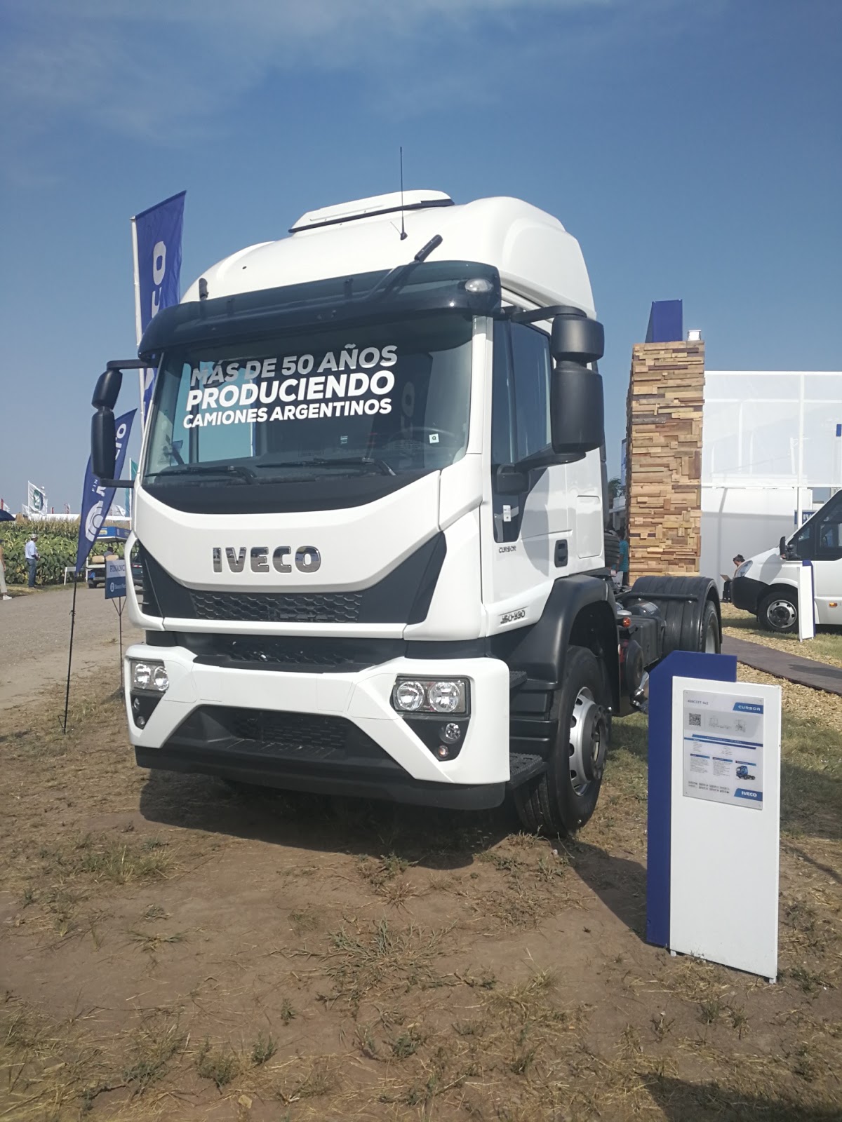 DIECIOCHO RUEDAS: NUEVOS IVECO HI ROAD y CURSOR 330 … SE PRESENTARON EN ...