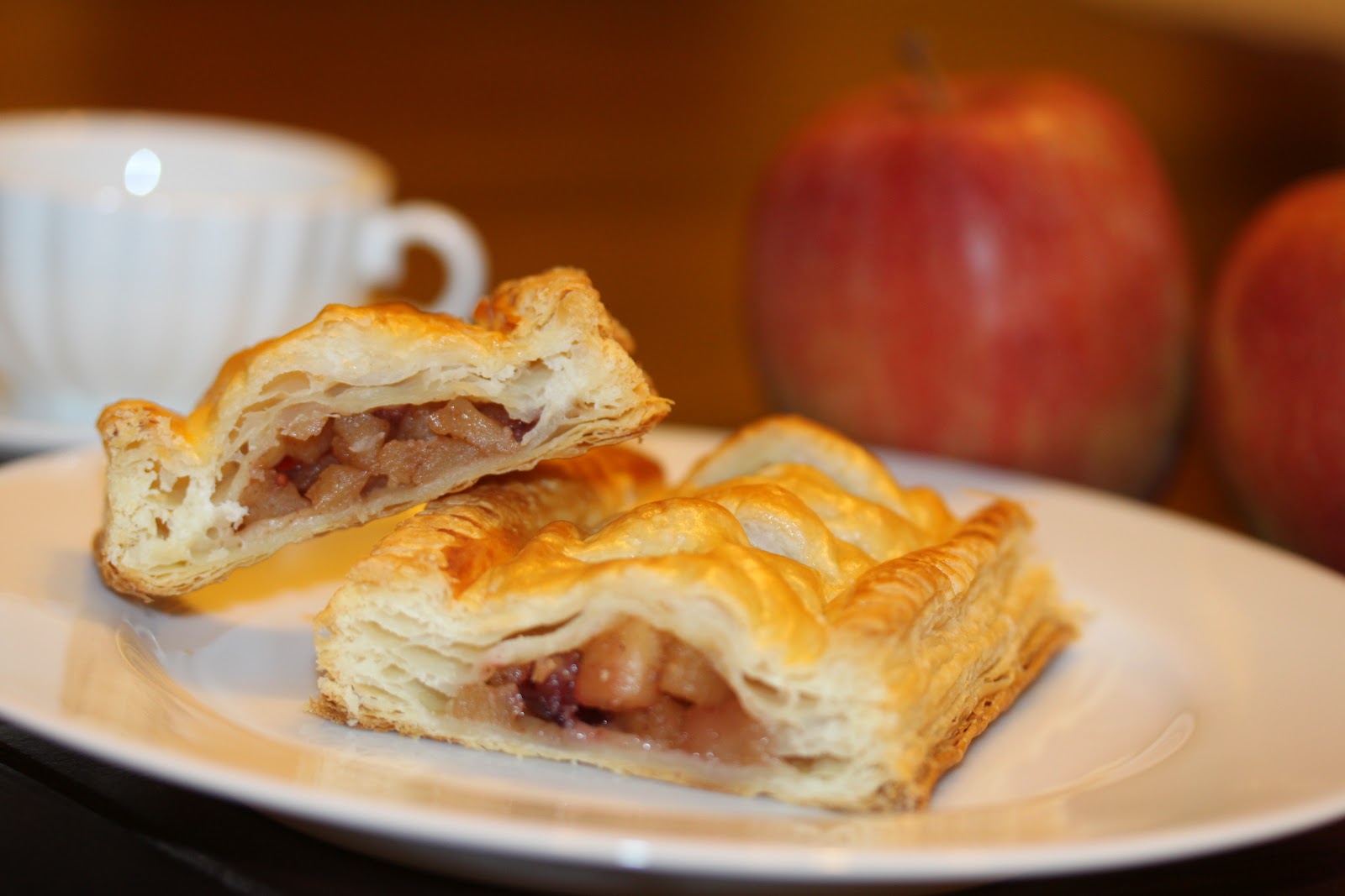 Simply Lecker: Easy Apple Strudel / Apfelstrudel