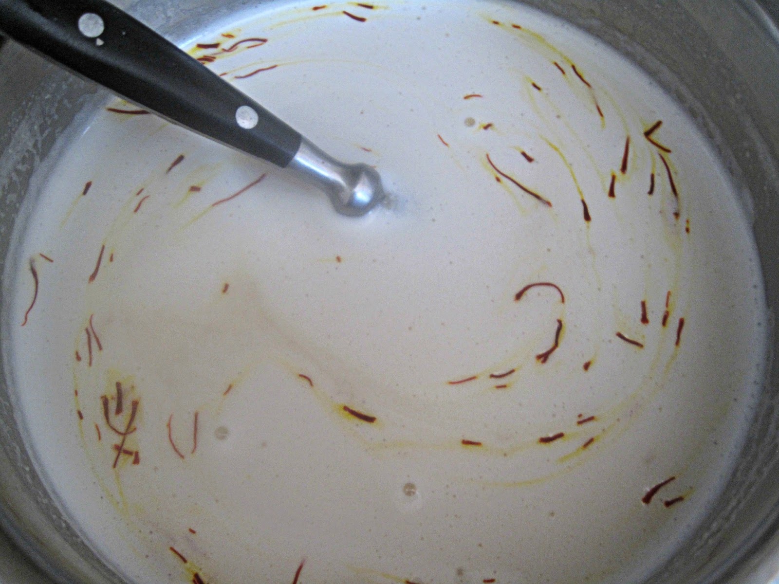 Cupcakeluv: mandel mælk/ almond milk/ badaam dhood