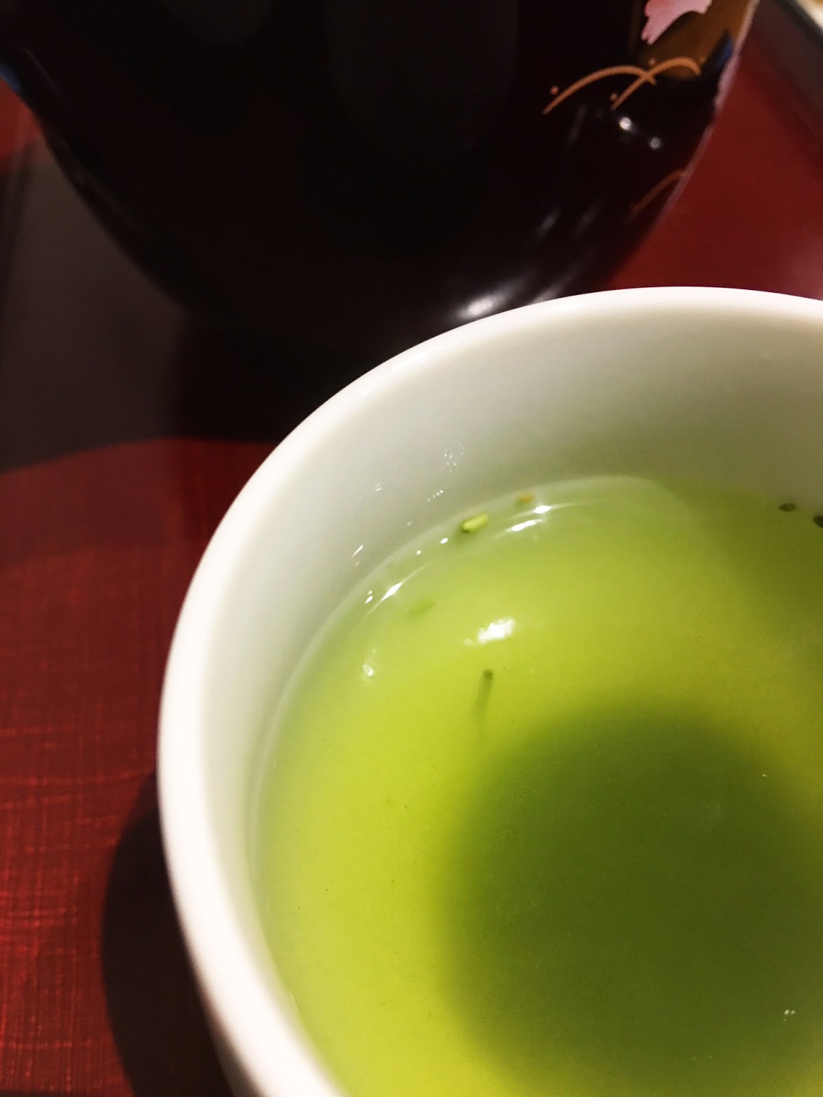 A Tea Stem 茶柱がたつ