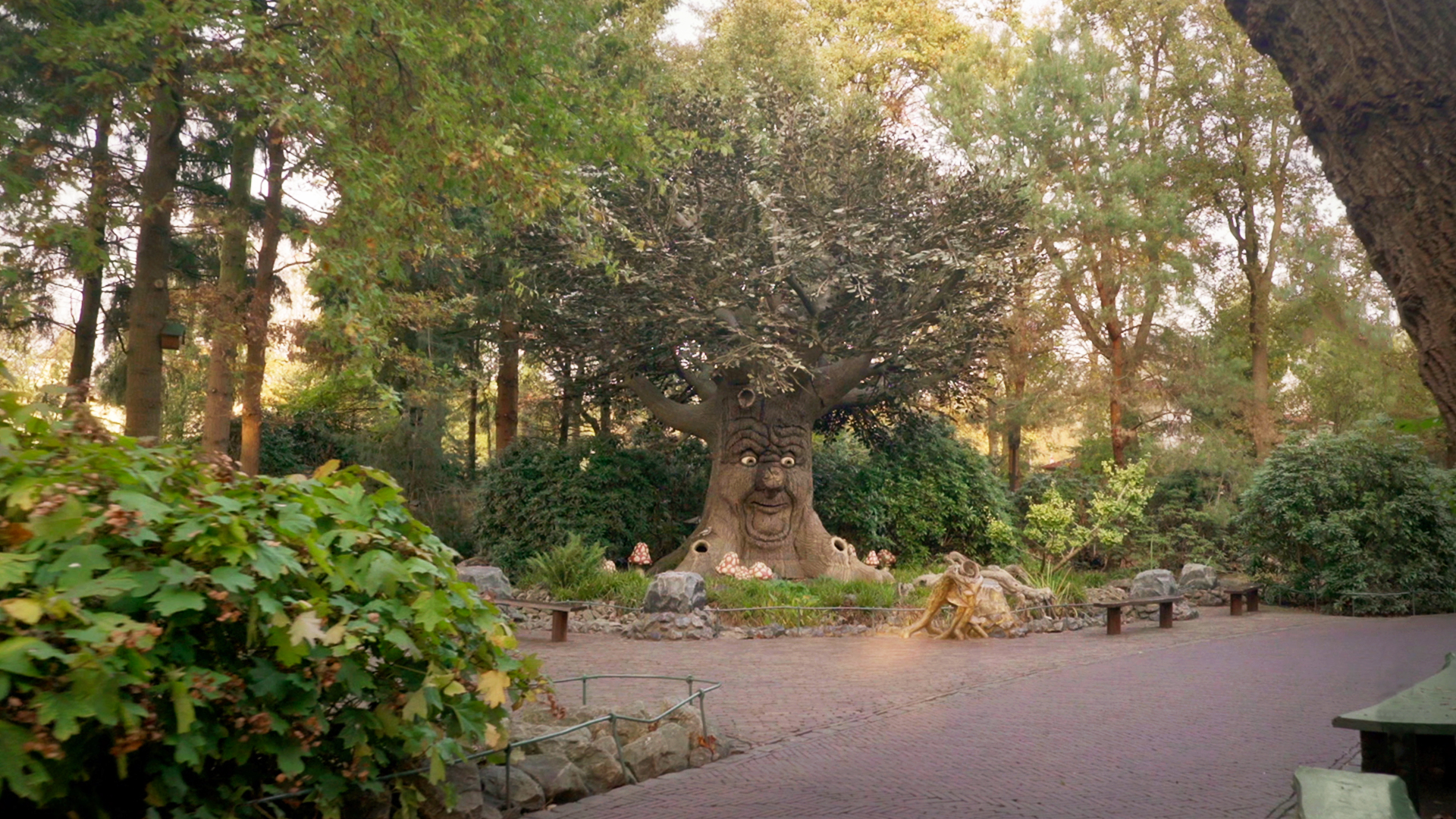Rue Efteling: Efteling propose une balade virtuelle dans la forêt des ...