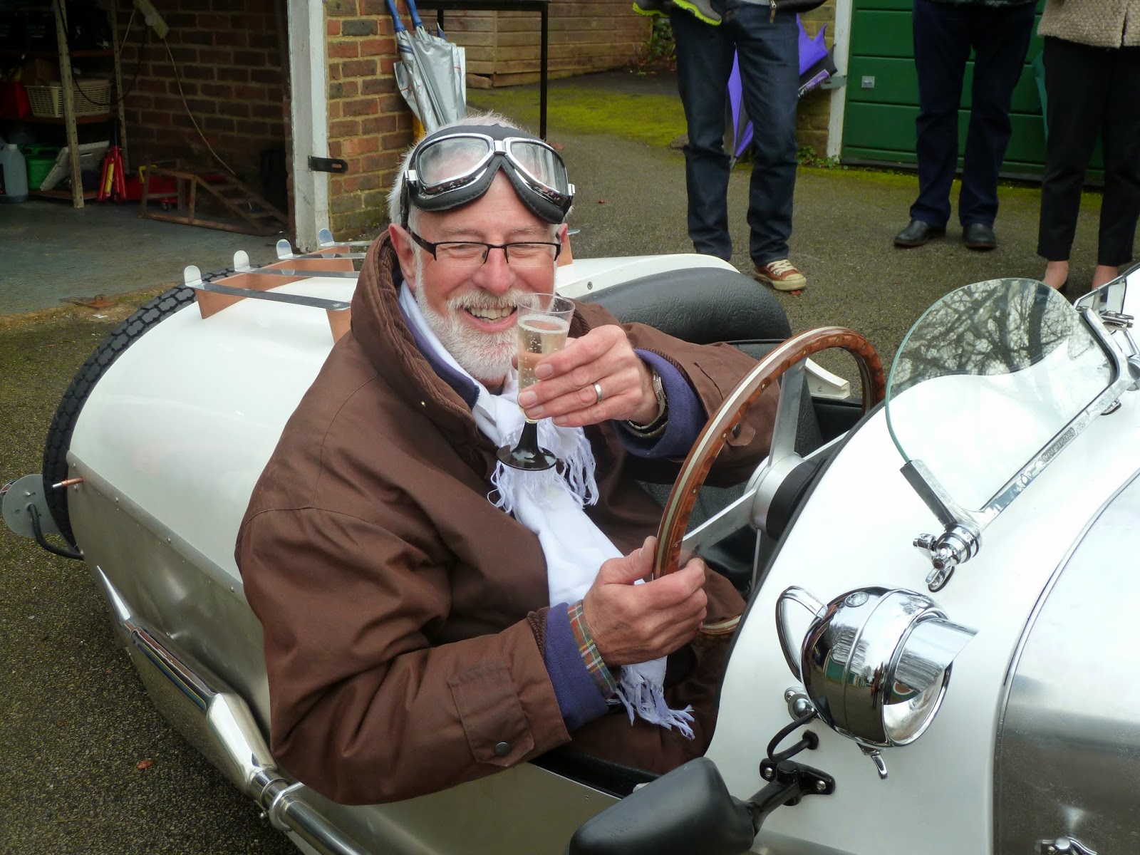 MAC'S REPLICA MORGAN 3 WHEELER BUILD: February 2015