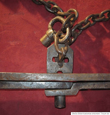 RestraintsBlog: HANDCUFF BAR COMPLETE WITH 2 LEGCUFFS