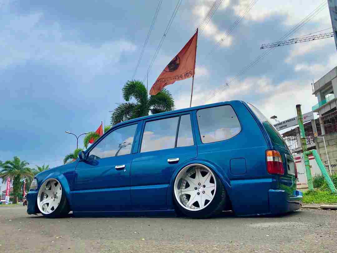 Foto Modifikasi Kijang Kapsul yang Elegan | Elegant modification Toyota ...