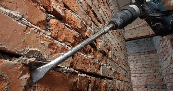 What is the Difference Between Repointing and Tuckpoining?