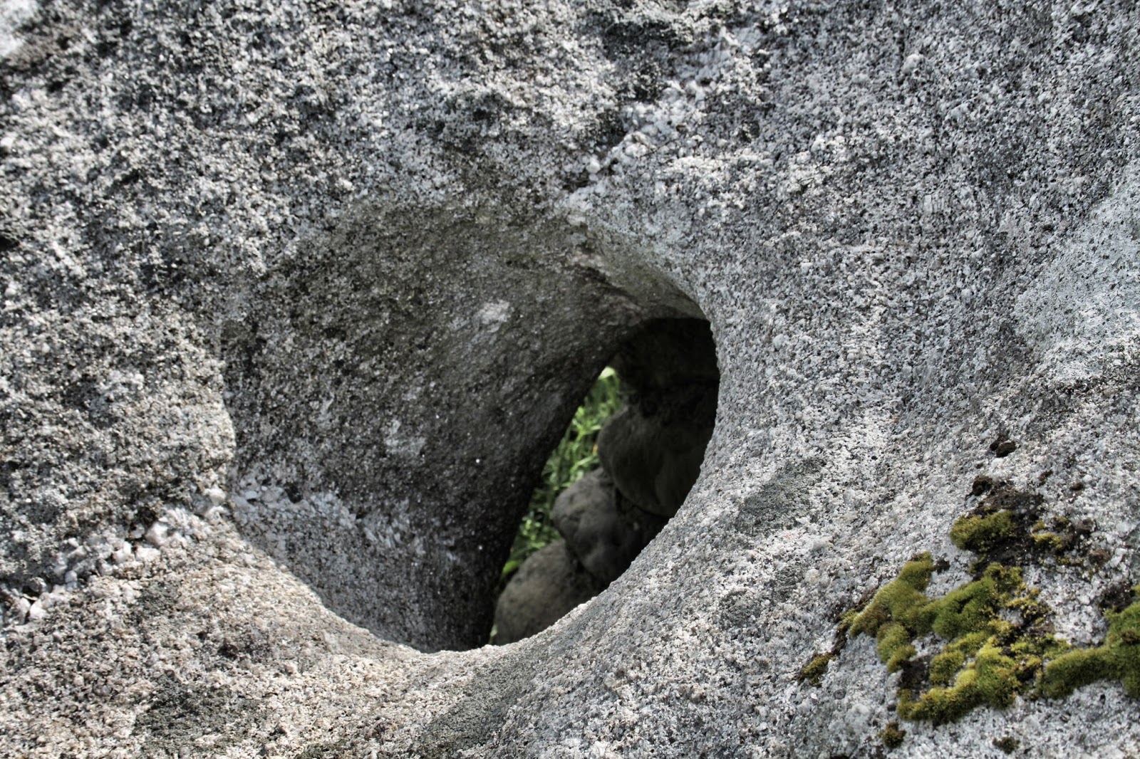 Historic Sites of Ireland: Cloch An Phoill (Aghade) The Holed Stone