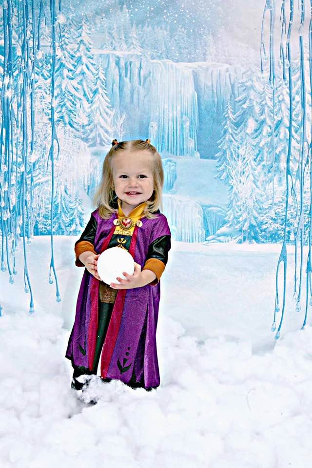 {Elsa, Anna and Family}