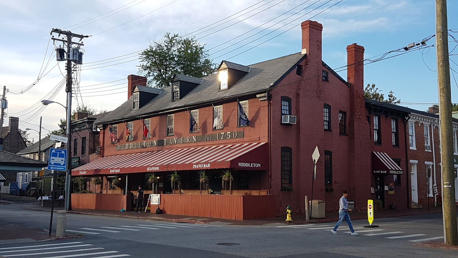 Jeeps Pubs Taverns and Bars: Middleton Tavern (Annapolis, Maryland, U.S.A.)