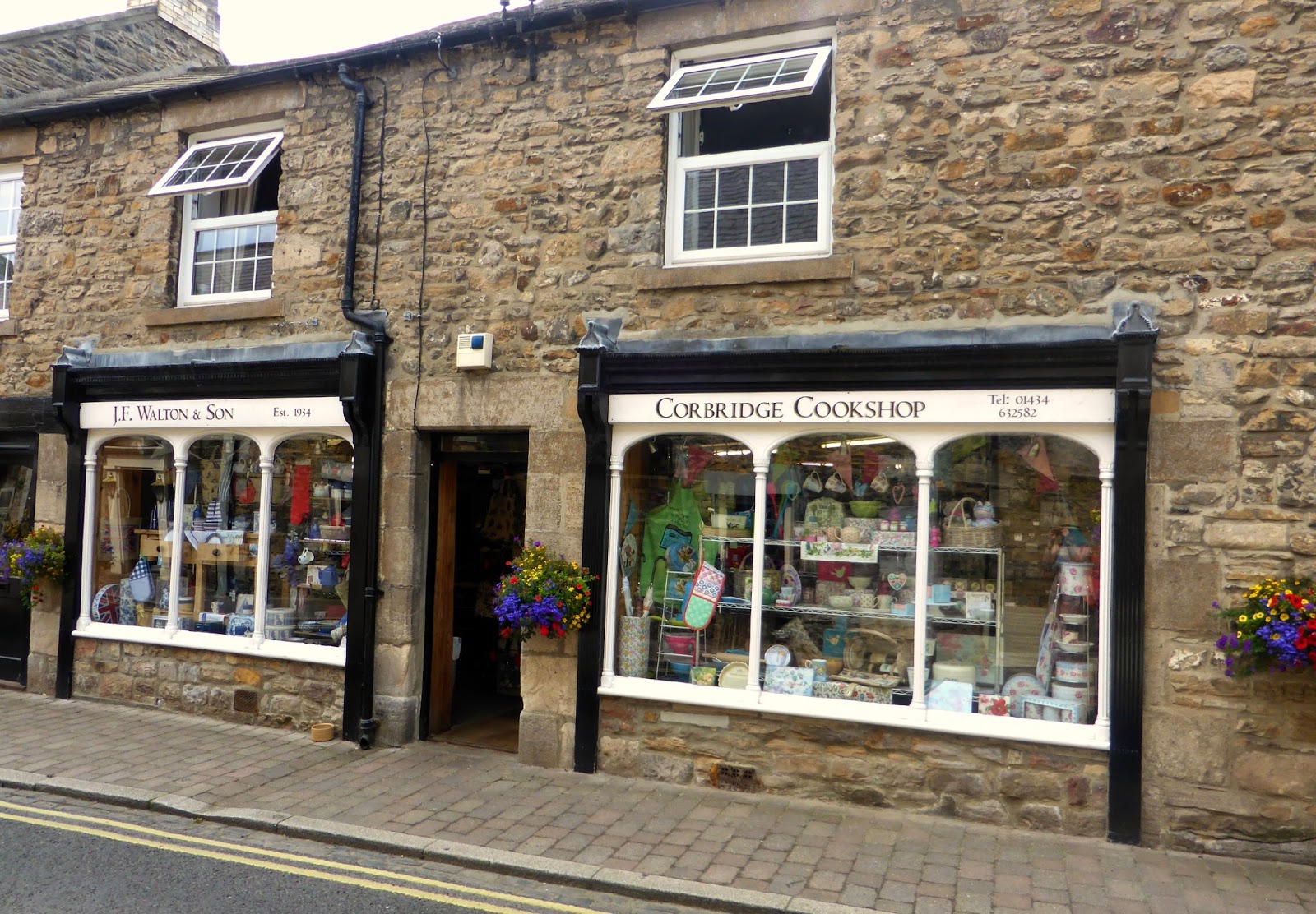 Day Tripping to Corbridge | New Girl in Toon