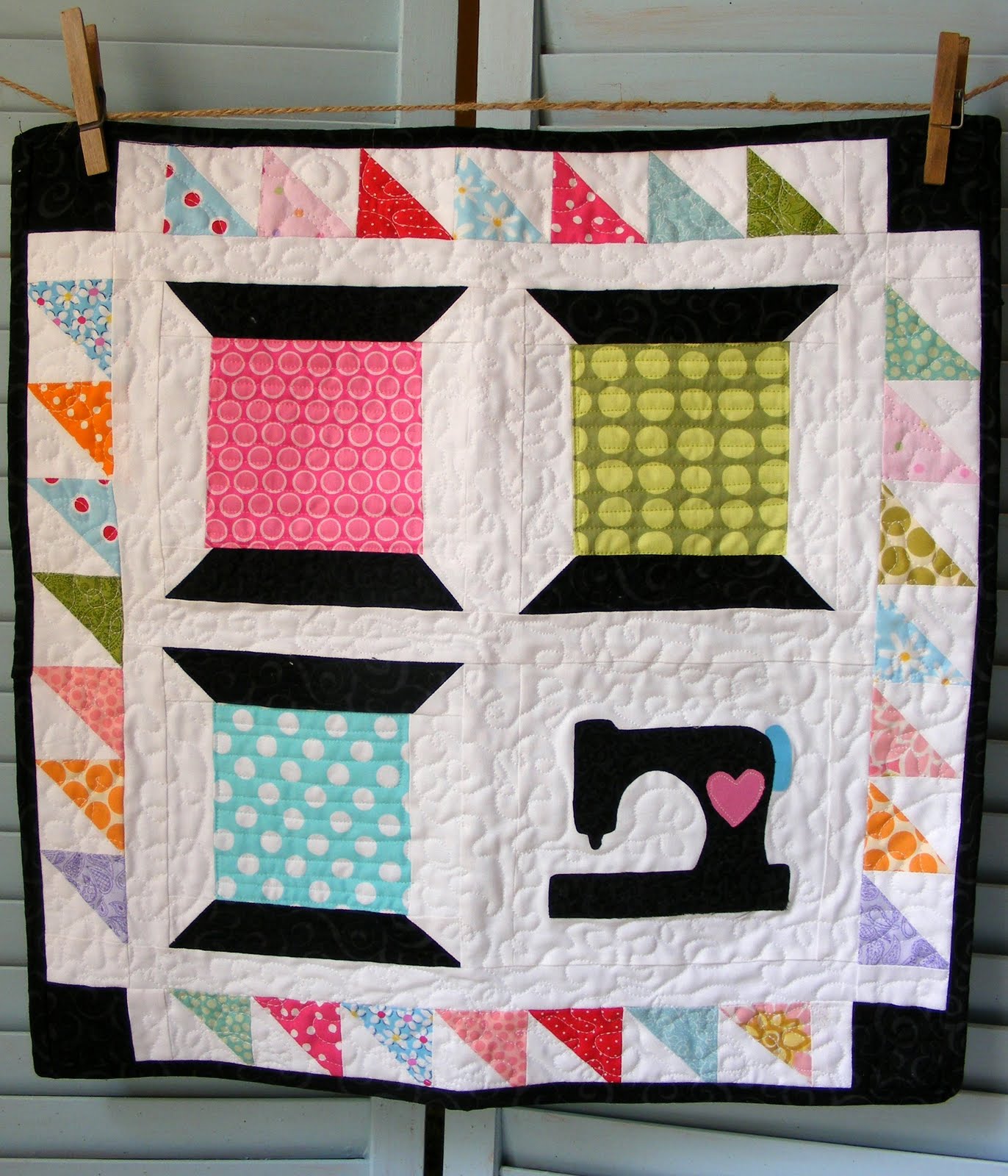 Quilted Cupcake: Sewing Spools Studio Mini Quilt