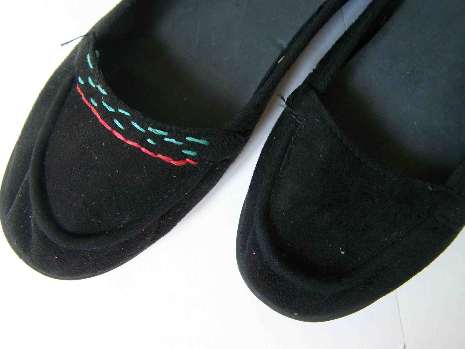 Made by Me. Shared with you.: Shoe Makeover: A Lil' Bit of Stitching