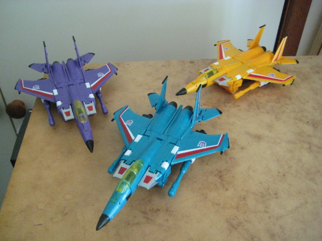 ChCse's blog: Toy Review: Transformers BotCon 2013 Rainmakers Bitstream