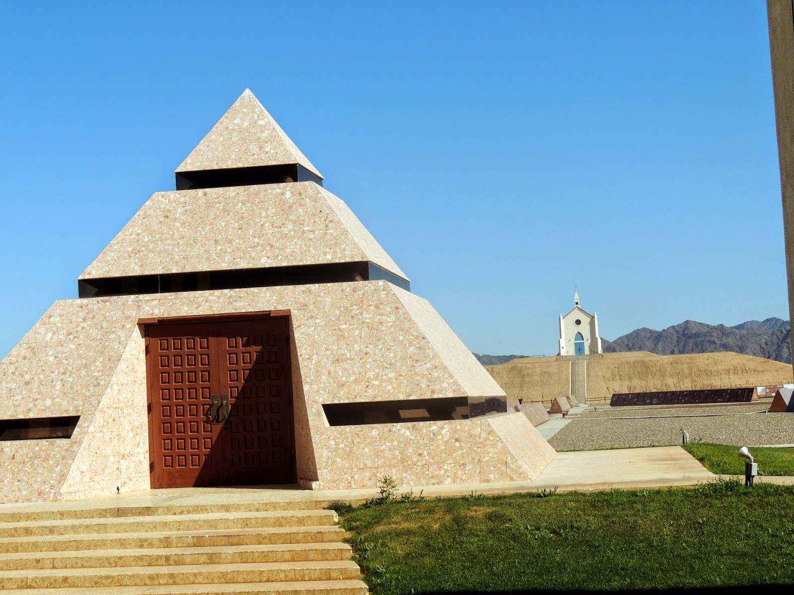 Travels with Nicky: March 2015