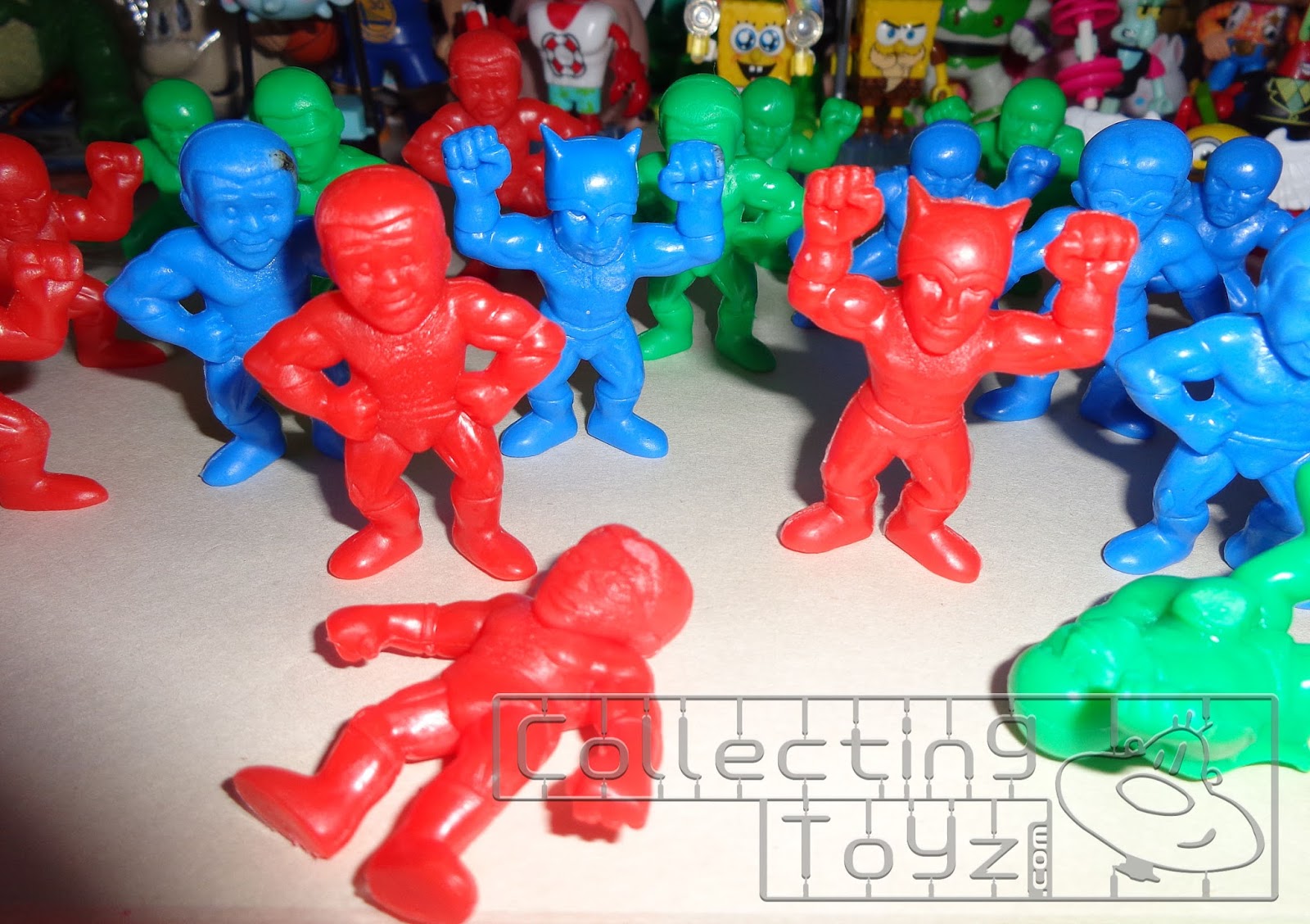 Collecting Toyz: Generic Super Heroes Mini Figure Plastic Toys