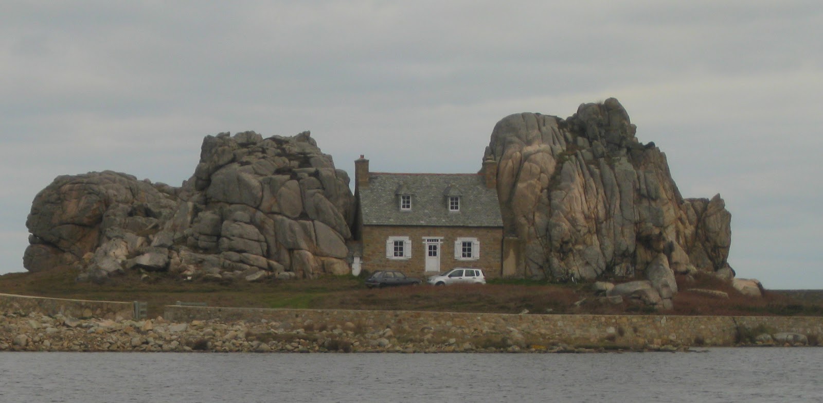 Concretely Speaking: House between the rocks (Plougrescant, France)