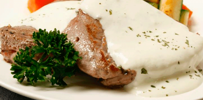 Filete de res en salsa de queso - Receta de carne de res