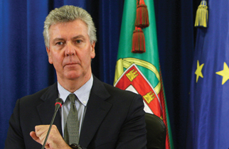 10 horas por mês, um sábado por mês: trabalho gratuito para aumentar a ...