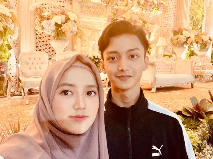 Foto Profil Gus Azmi 'The Santri' Idola Para Remaja - AlhidaMart - Info ...