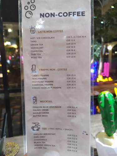 Fall in Love with Bubusi Cafe & Gallery Jember — AINUN ISNAENI