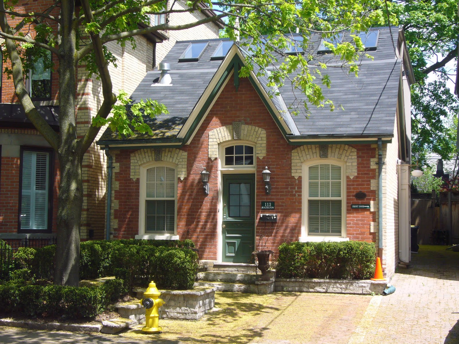 lost toronto: Another Ontario Cottage/Yorkville