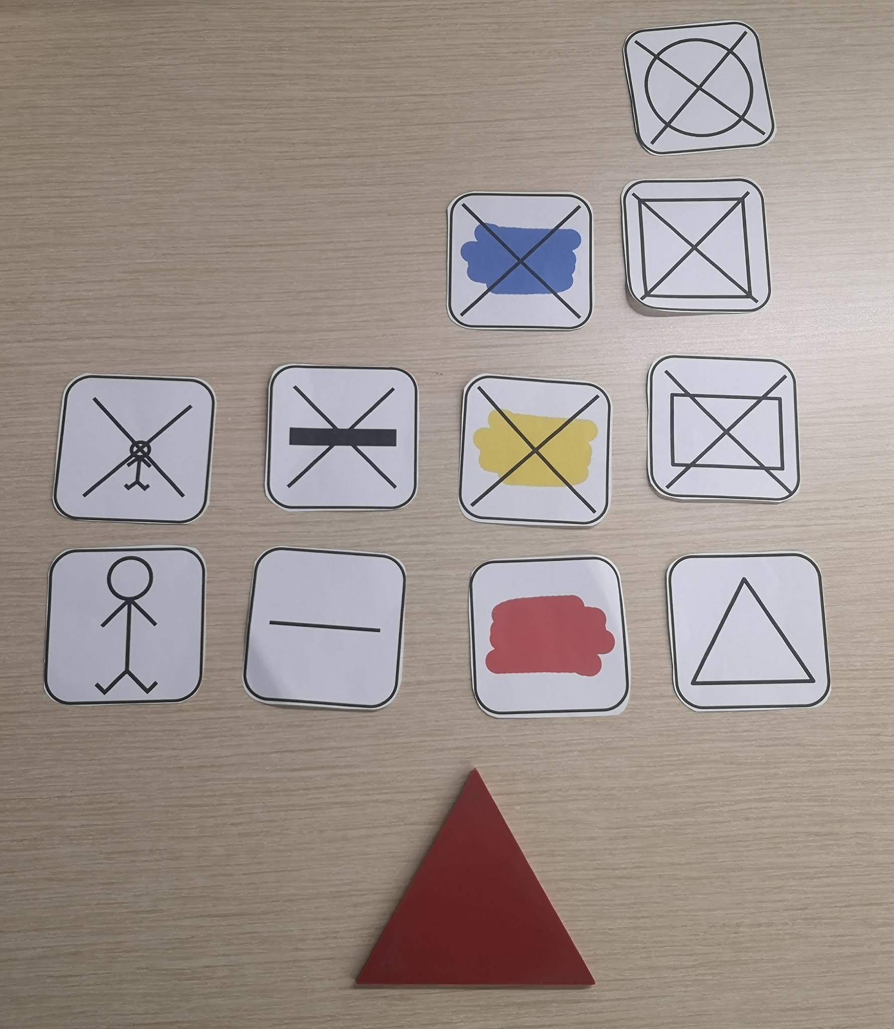 DIDÀCTICA DE LES MATEMÀTIQUES: QUÈ PODEM FER AMB ELS BLOCS LÒGICS?