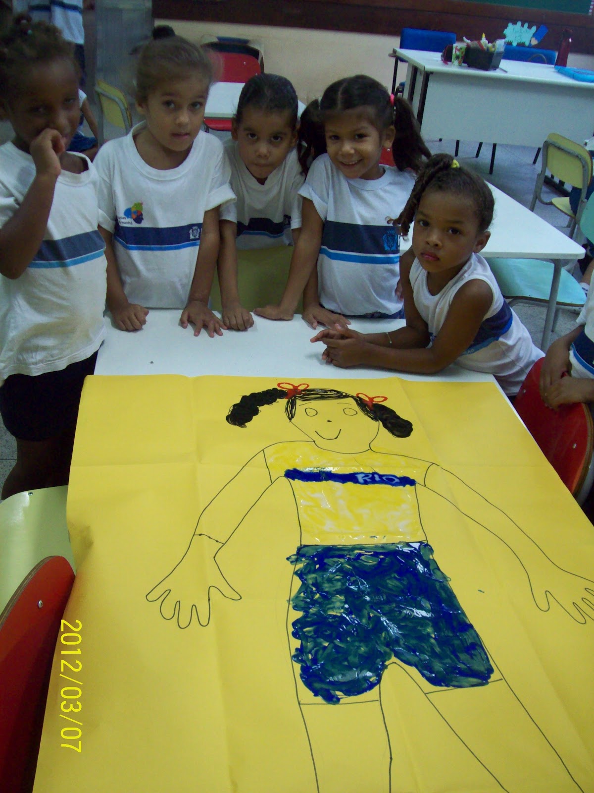 EDUCAÇÃO INFANTIL CRIATIVA: Atividades para trabalhar identidade. EDUCAÇÃO INFANTIL CRIATIVA: Atividades para trabalhar identidade.