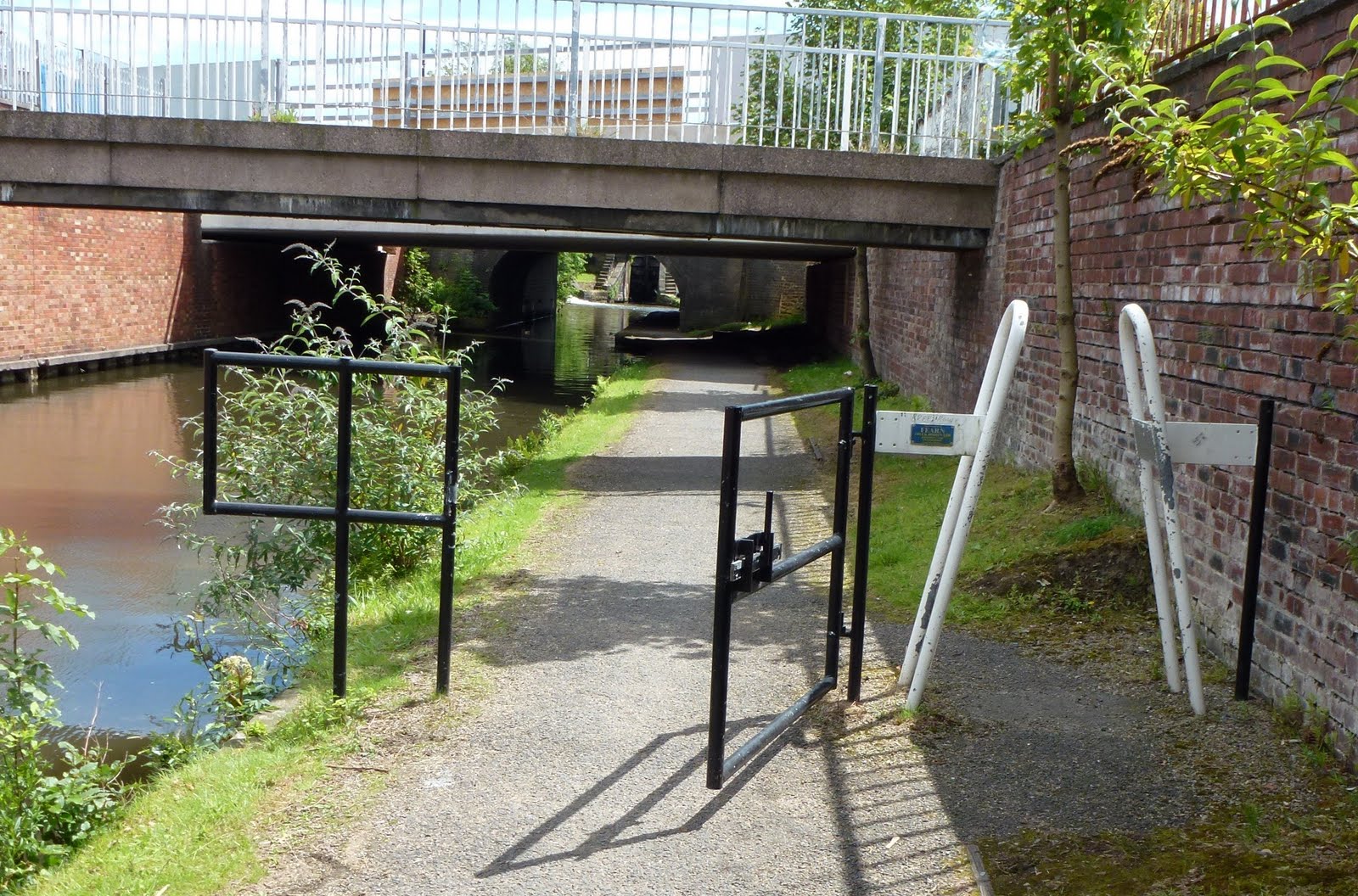 Mad Cycle Lanes of Manchester: Cycle Barriers - who benefits?