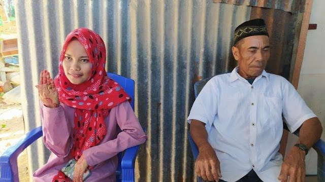 VIRAL : Kakek 60 Tahun Nikahi Gadis 21 Tahun, Sartika : Bukan Karena Harta Tapi Jatuh Cinta ...