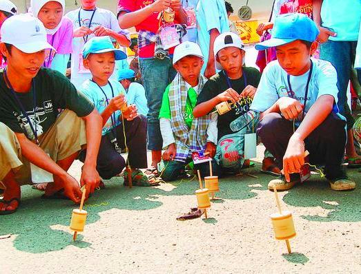 indonesia warna warni: Gasing Nusantara