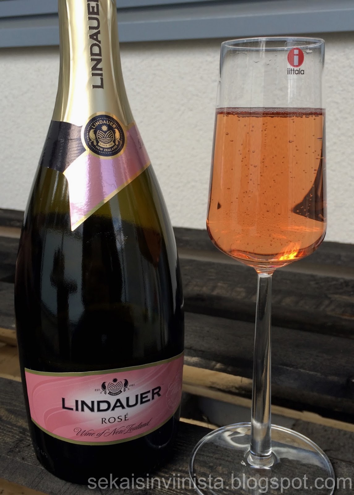 Sekaisin viinistä: Varaslähtö vappuun: Lindauer Rosé Brut