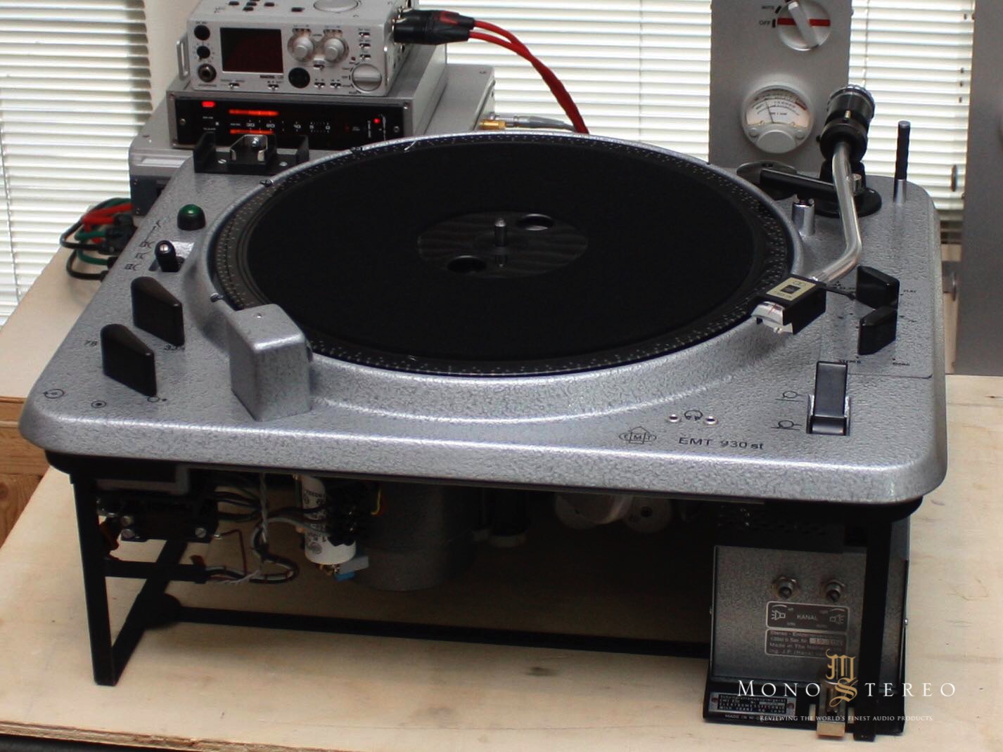 EMT 930ST TURNTABLE – M & S | Ultimate High-Fidelity