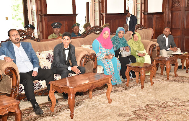 RAIS WA ZANZIBAR DK. MWINYI AMUAPISHA SULEIMAN AHMED SALEH KUWA KATIBU ...