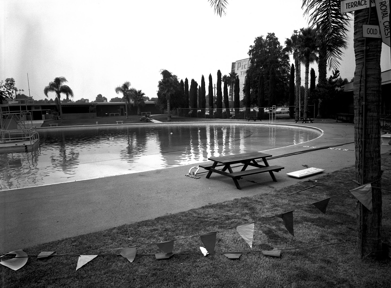 Phantom Los Angeles: Pickwick Bowl, Burbank, Ca