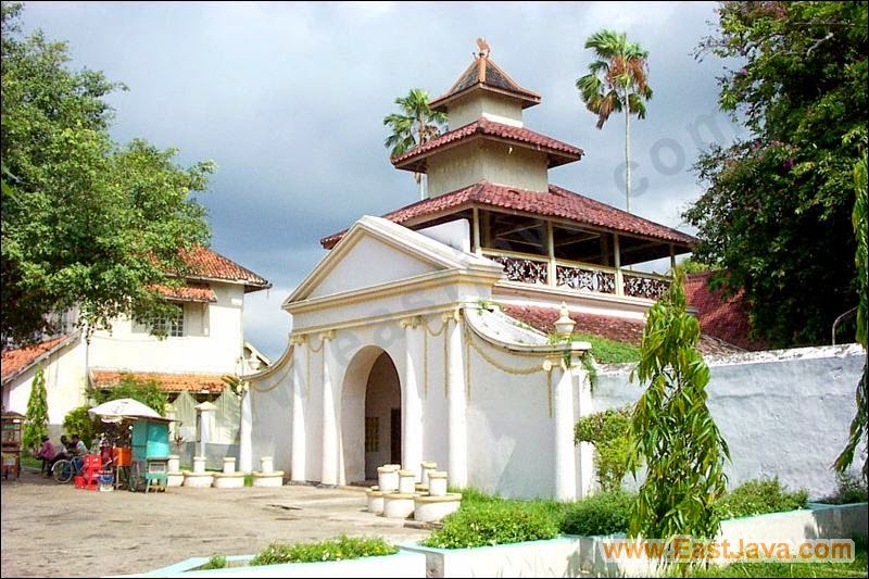 go for a walk: Museum Keraton Sumenep, Jawa Timur