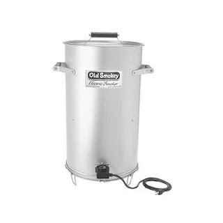 Outdoor Kitchen: Built in Refrigerator, Electric Smoker And electronic ...