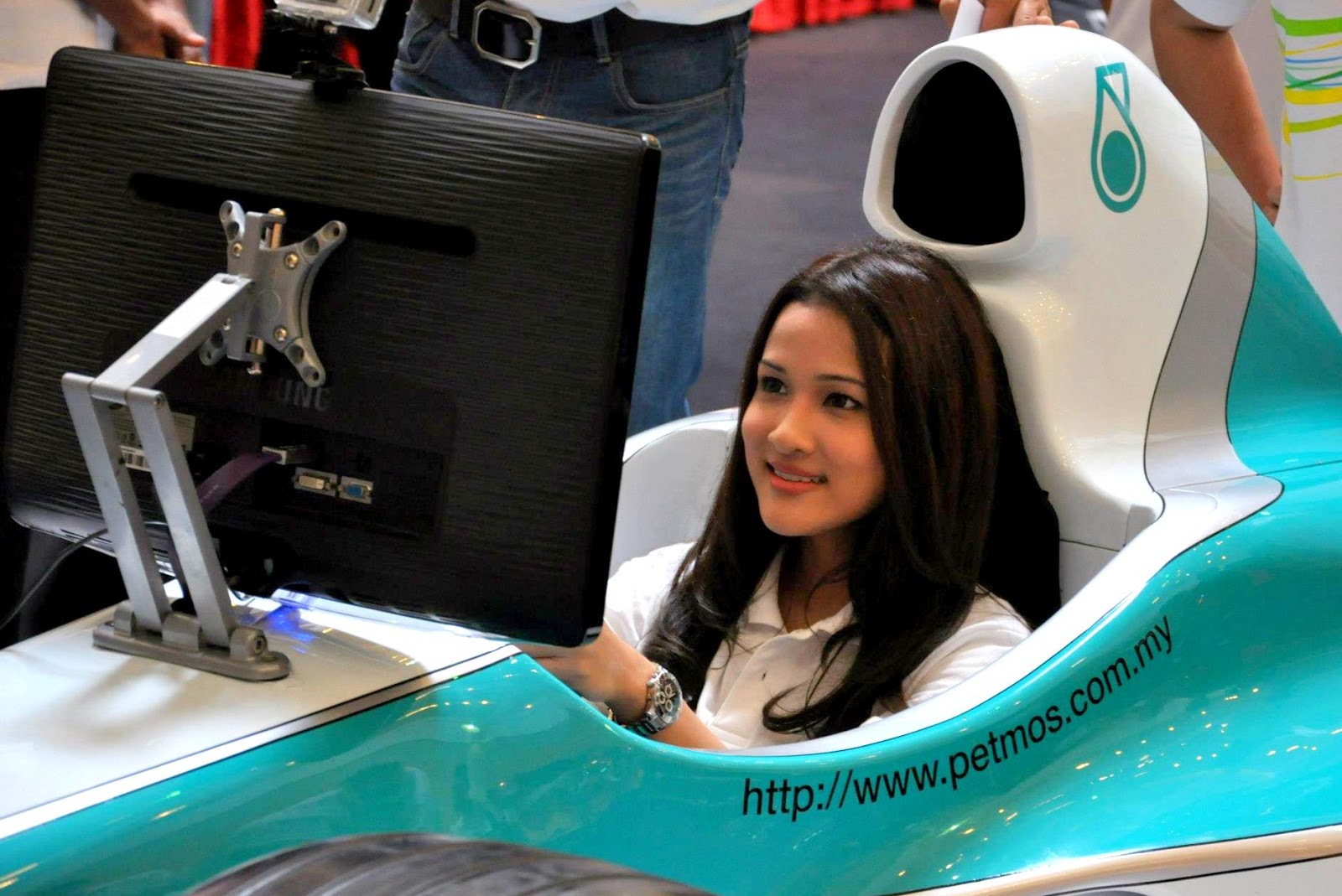 PETRONAS Switch for XTRA Road Challenge with Celebrities! Support my ...