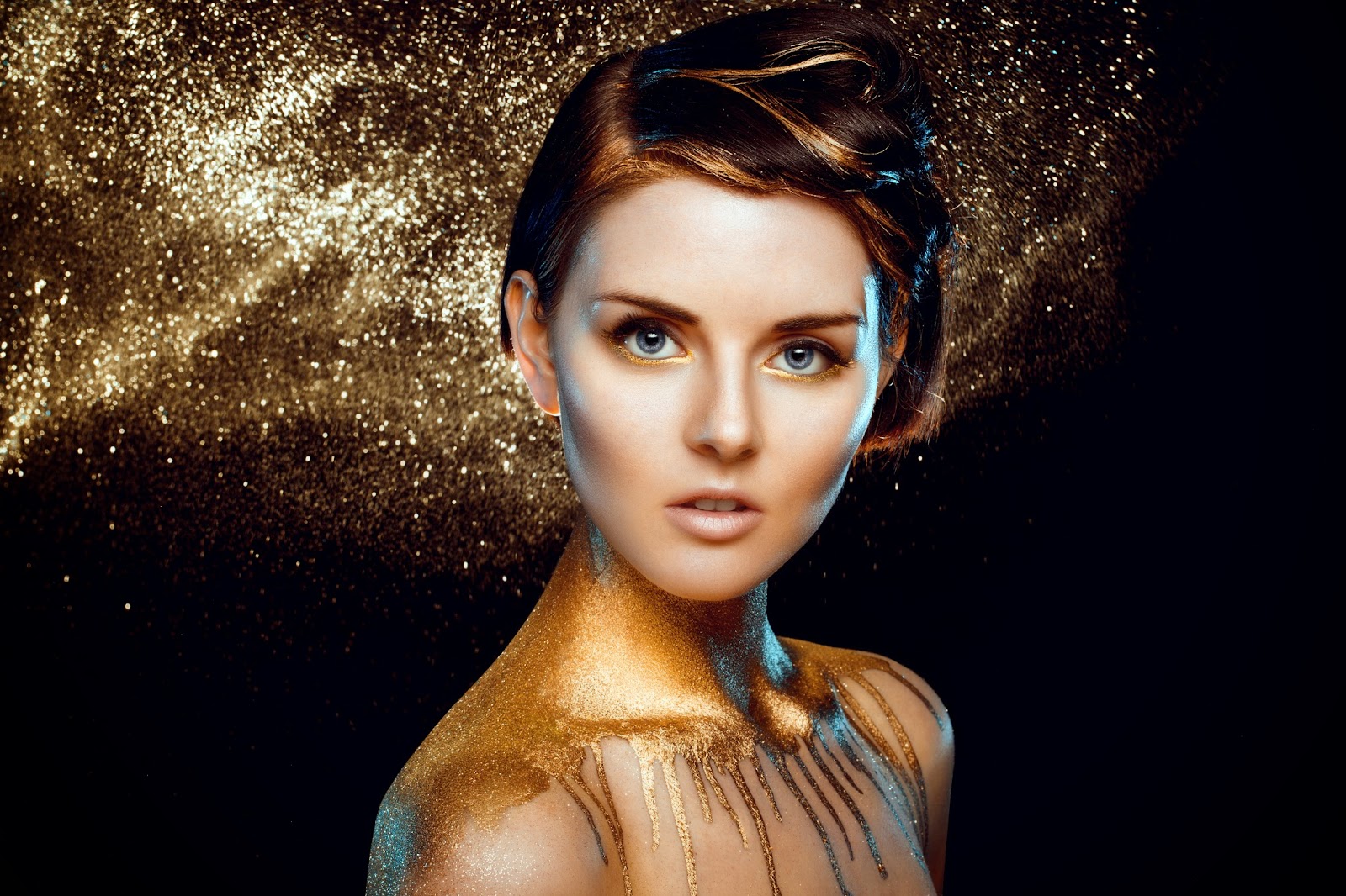 Sensual and unusual model poses for photo shoots